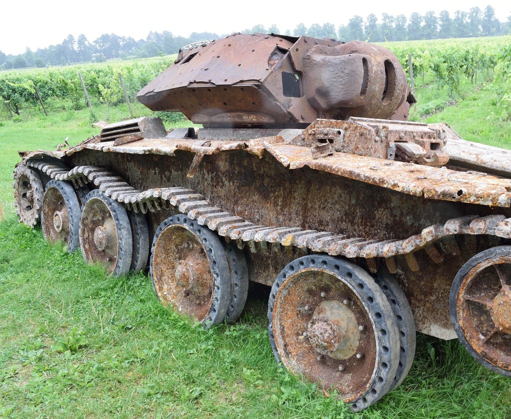 WW2 Treasure Hunters – Episode 3 – Denbies Vineyard – Stephen Taylor ...