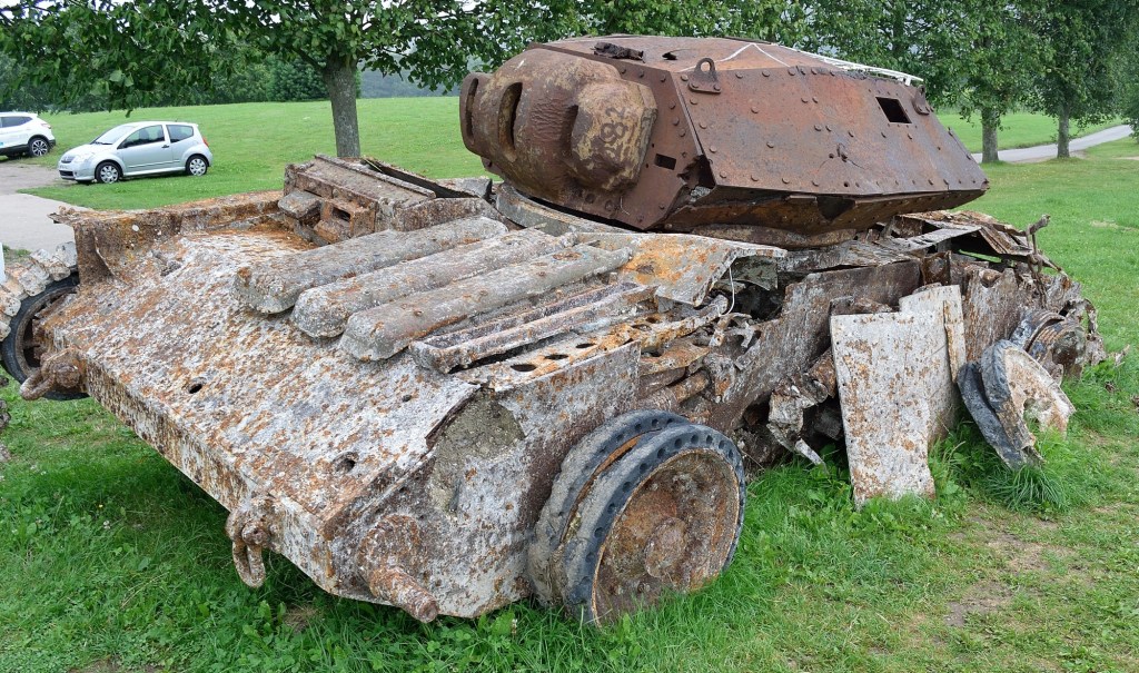 WW2 Treasure Hunters – Episode 3 – Denbies Vineyard – Stephen Taylor ...